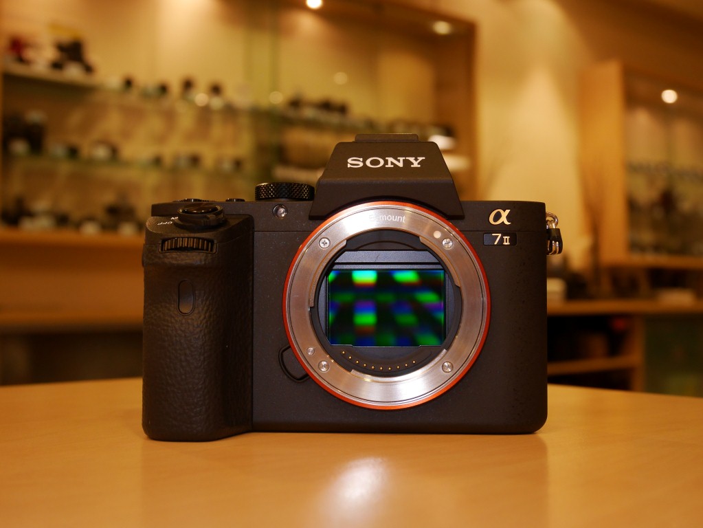 Sony A7II preorders now shipping in Europe. New hands-on and new ...