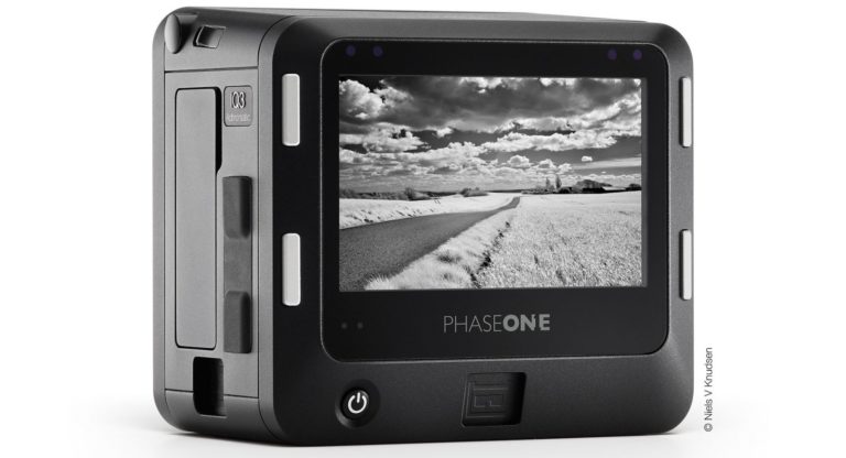 Phase One announces the IQ3 Achromatic back with 100 Megapixel Black ...