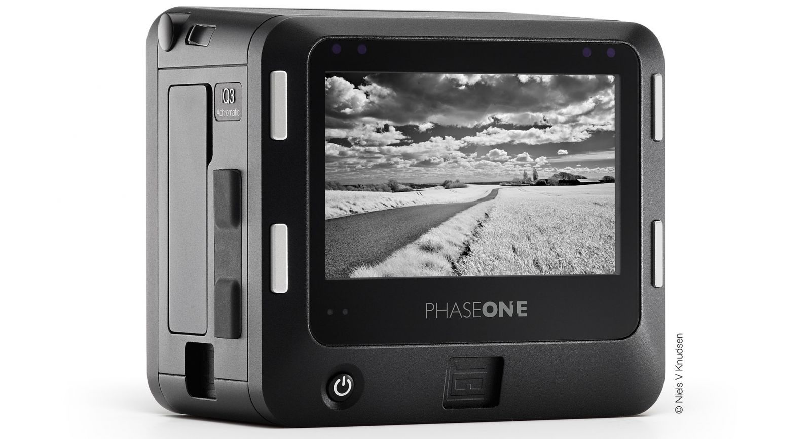 Phase One announces the IQ3 Achromatic back with 100 Megapixel Black ...