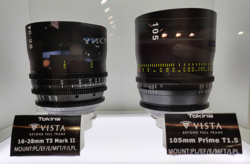 This is the new Tokina 100mm f/2.8 FE autofocus macro lens ...