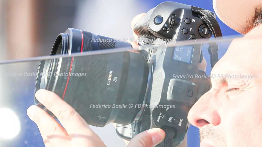 The first real images of the Canon R1… the camera that will compete ...